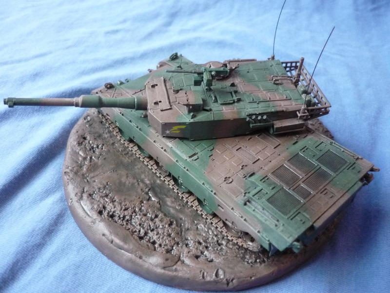 JGSDF Type 90 1:72 Trumpeter
