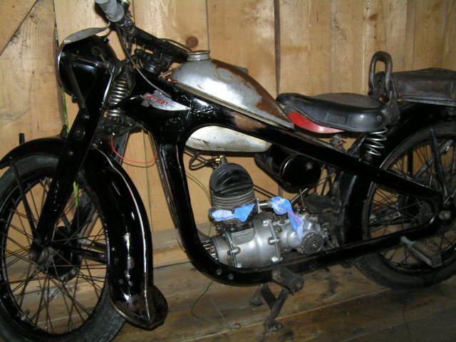 Several questions about motorcycle Puch 200